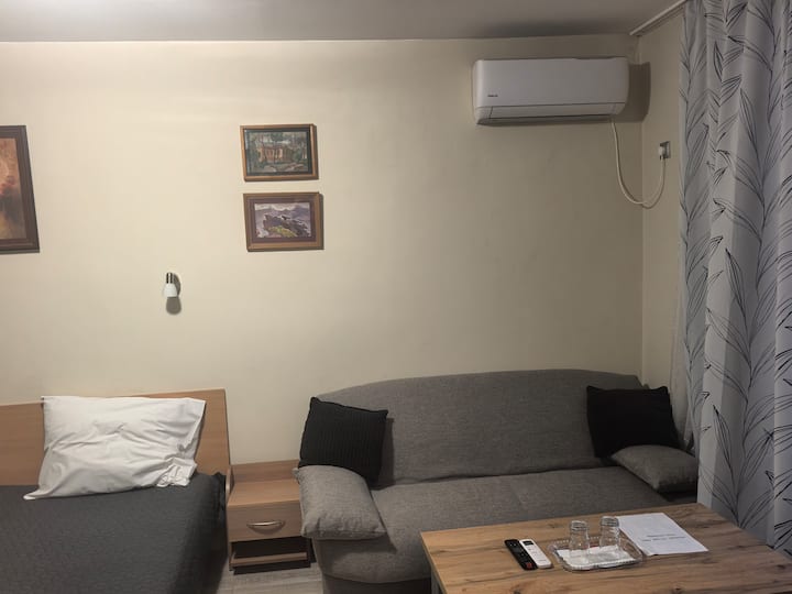 Twin Bed Room - Calafat