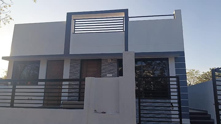 Stylish 2 Bhk Apartment - 구자르트