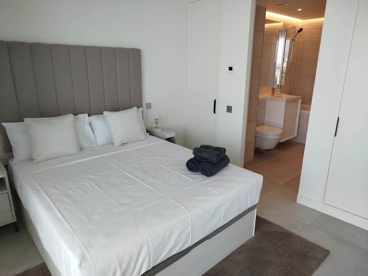 Premium Studio With Balcony And Sea Views - Gibraltar