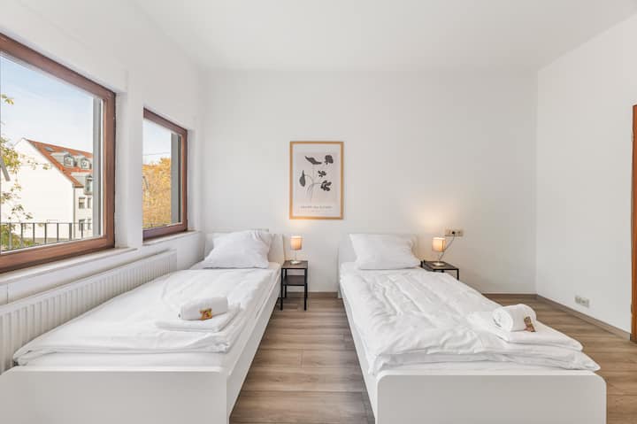 Neu Deluxe Monteur Apartment 2p - Heilbronn
