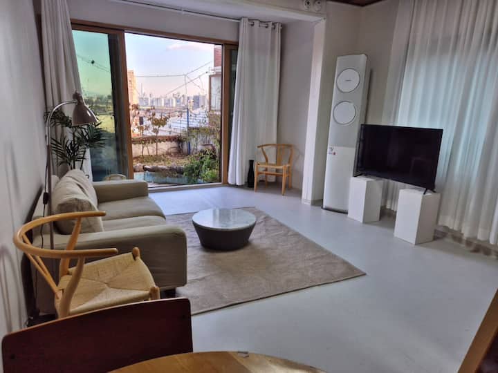 Chainy Stay Sam - Seoul