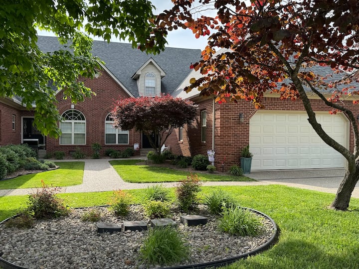 Cozy Bardstown Getaway Sleeps 6 - Bardstown, KY