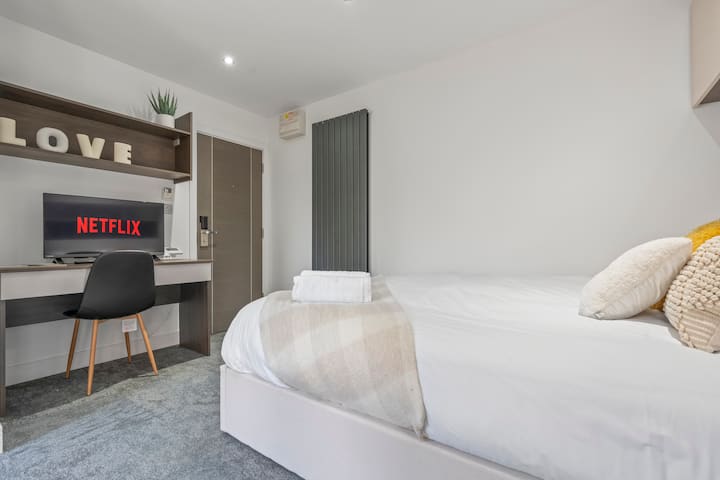 Modern Apartment Deal – Stay Longer, Save 50% Now - Coventry