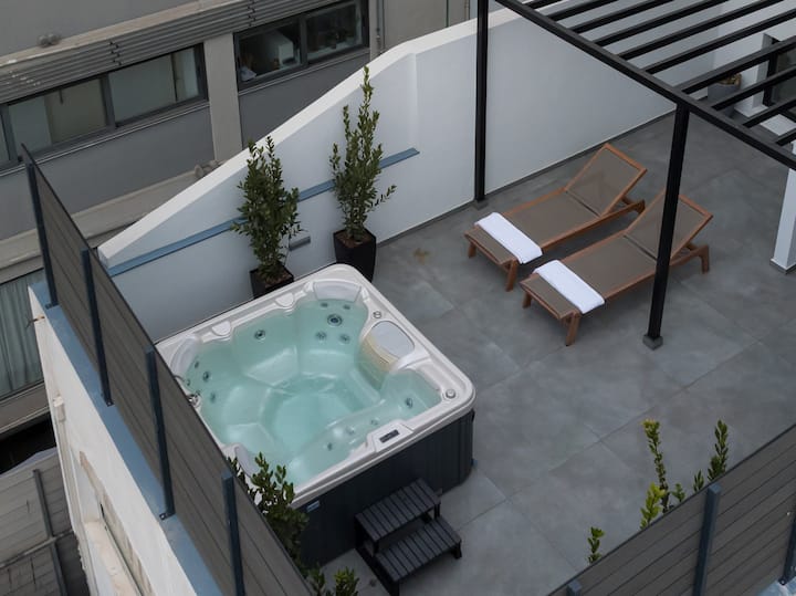 Vision Gazi Outdoor Jacuzzi Suite - Athens