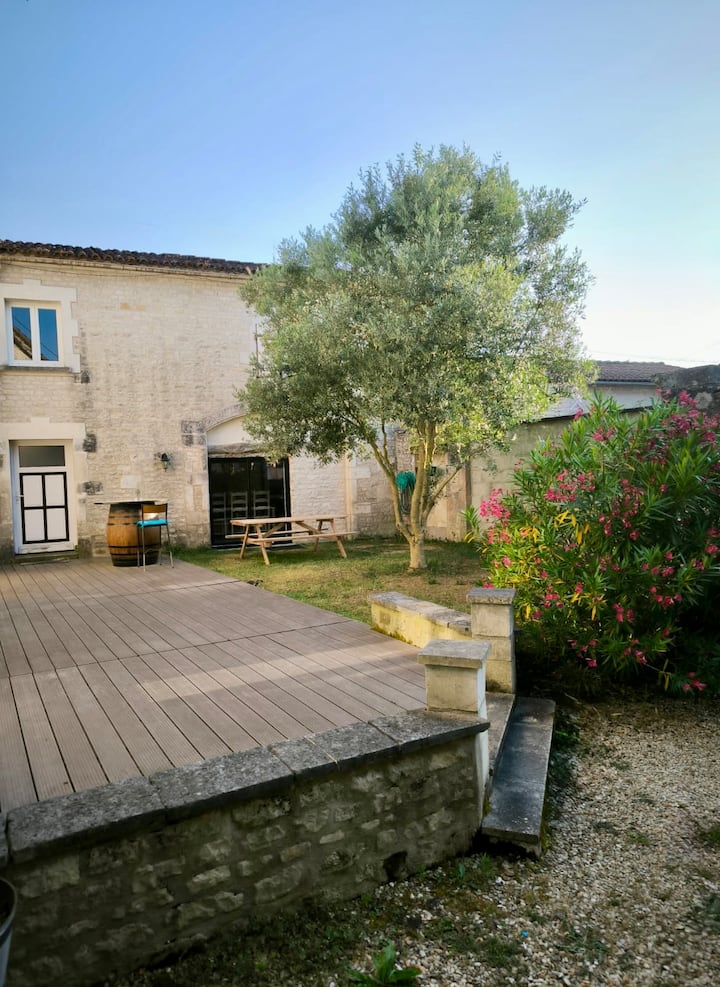 Maison Charentaise – Gîte De Caractère - Charente