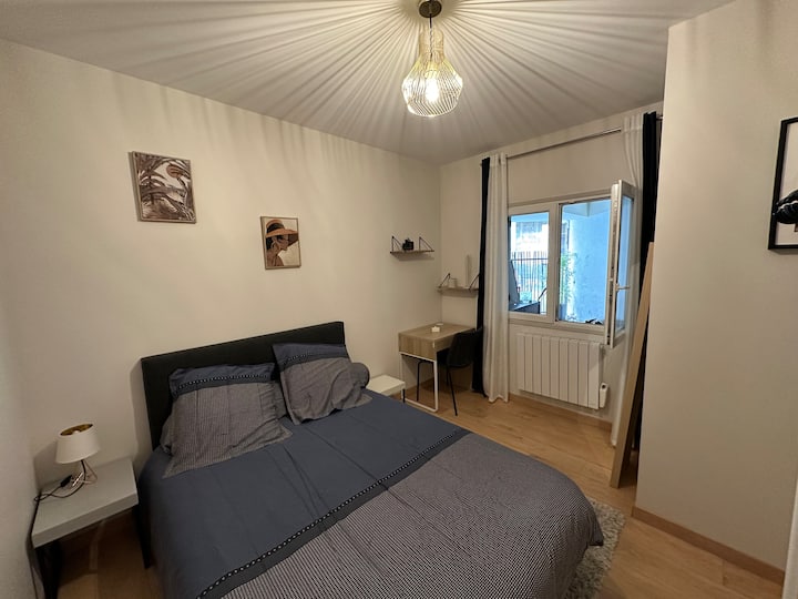 Chambre Avec Salle De Bain Privée – Centre Du Puy - Le Puy-en-Velay