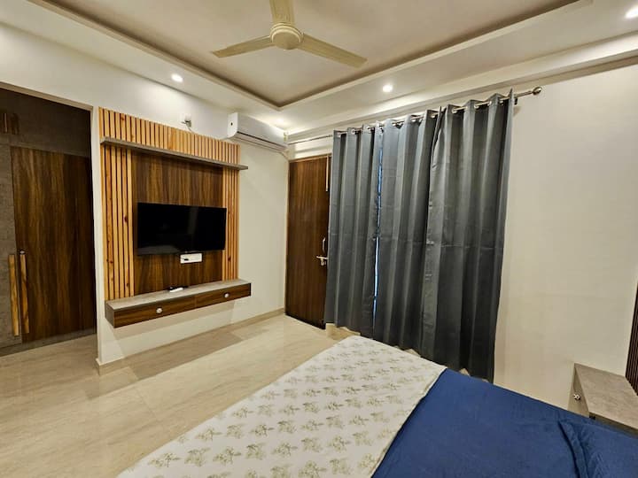 The Location's Maple Nest - Dehradun