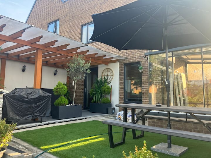 Olive Garden House - Rotherham, UK