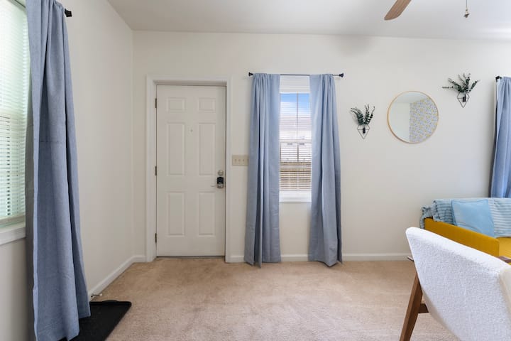 Work From Home | Close To Downtown Fredericksburg - Fredericksburg, VA