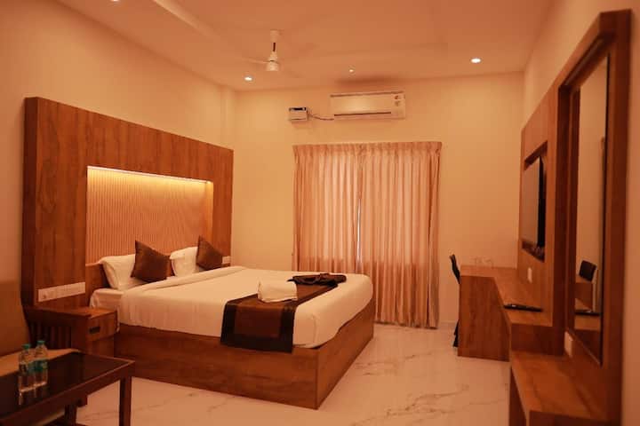 Hotel Sahaya Arasi Quad Room - 카니아쿠마리