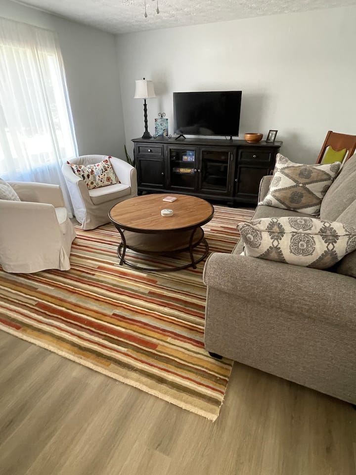 2 Bedrooms, Kitchen, Private Entrance-normaltown - Athens, GA