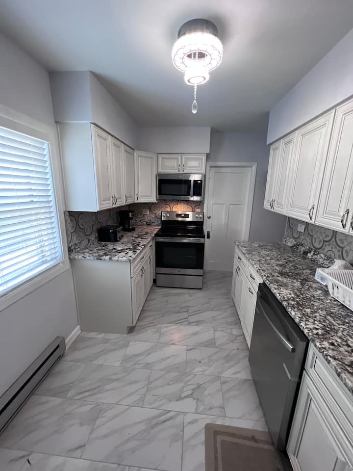 Charming Main-level Getaway - North Chicago, IL