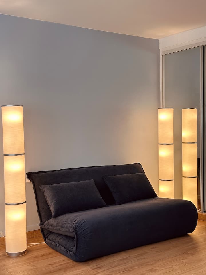 Charming Paris Studio 3min To Buttes-chaumont Park - Paris