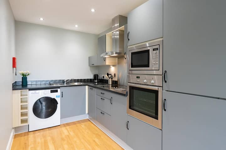 2-bed Duplex Apartment Balcony, Parking & Wi-fi - Belper