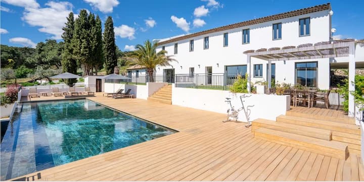 Villa D’exception – 5 Chambres, Piscine Chauffée - Sainte-Maxime