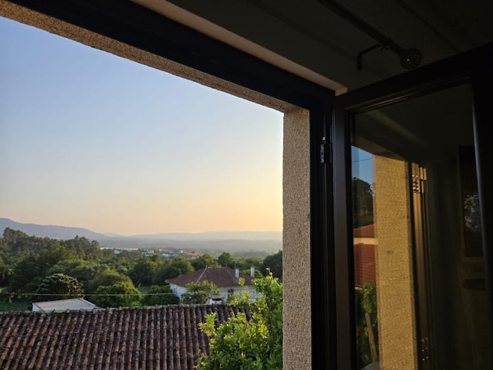 Casinha Em Valença - O Refúgio Perfeito. - Tui