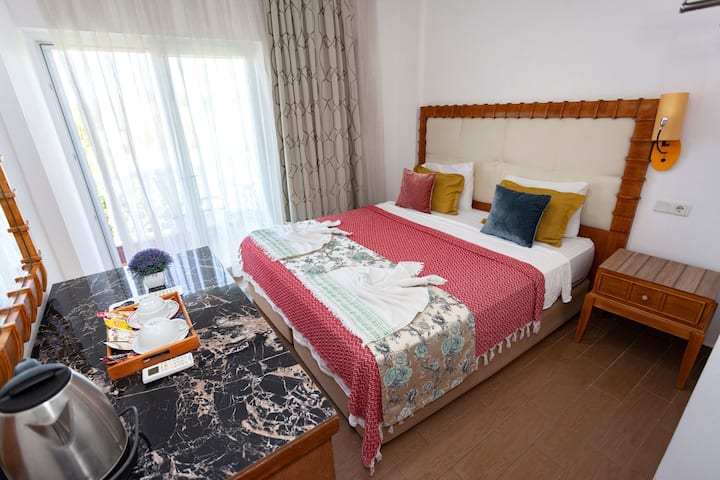 Fethiye'de 2 Kişilik Oda + Kahvaltı - Ölüdeniz