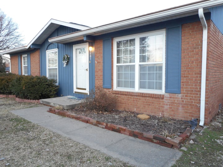 3 Br/2ba East Evv Charmer Near Morgan & Green Rvr - Evansville, IN