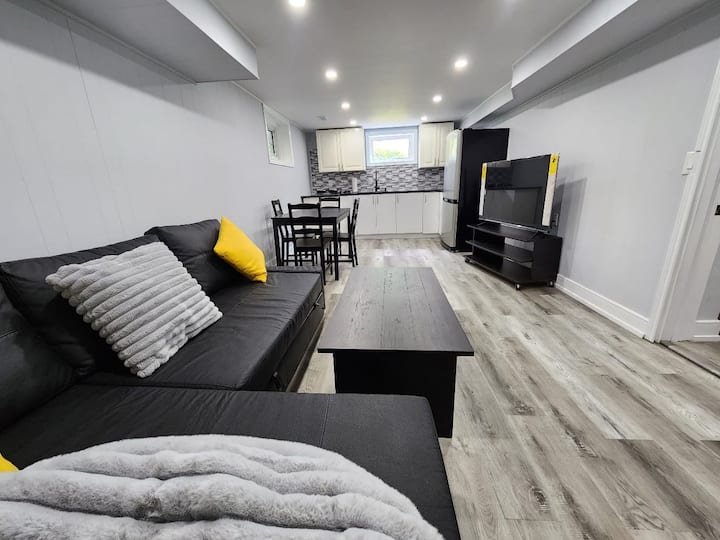 Cozy 1 Bedroom Basement Suite In Prime Location - Vaughan