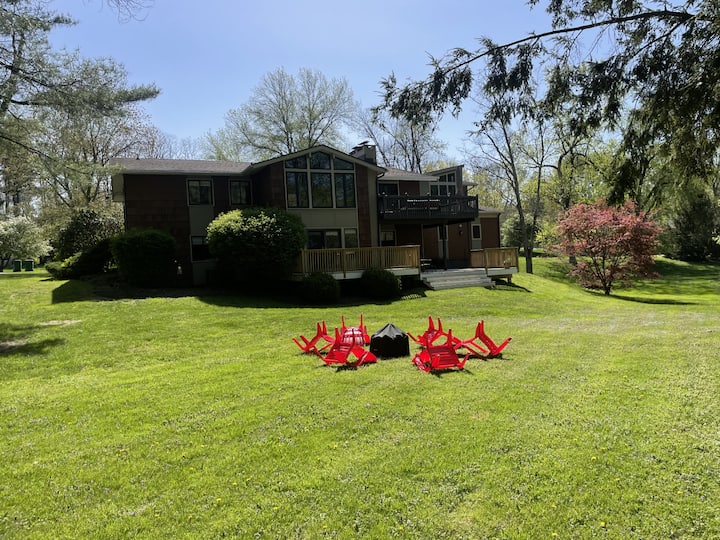 Beautiful 2+ Br Unit Next To Vassar! - Poughkeepsie, NY