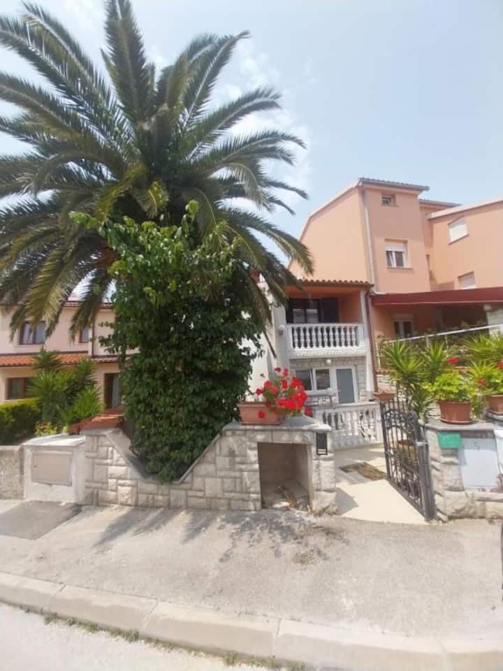 Me Living - Ferienhaus - Pula - Am Meer - Pula