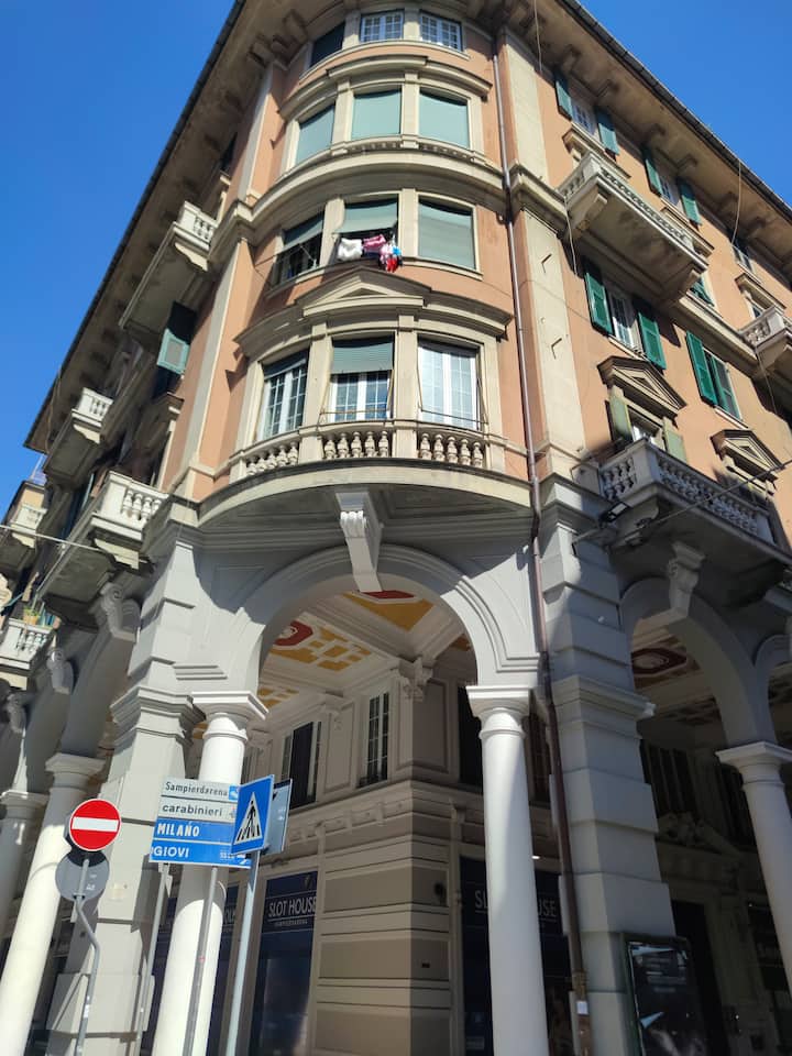 Genova Airport Terminal House - Génova