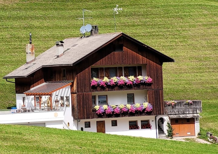 Alpin Chalet Frenademetz - Corvara, BZ, Italy