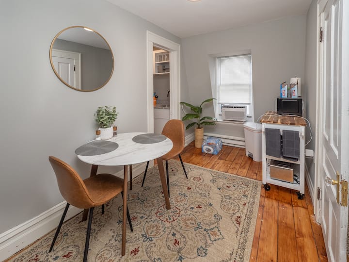 Modern Downtown Studio - Kalamazoo, MI