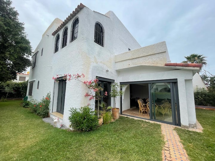 Belle Villa à 2 Min De La Plage - Saidia