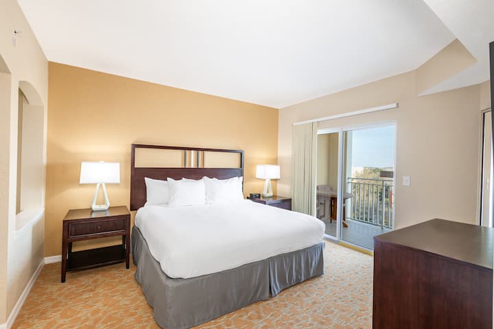 1bd Apt•7 Pools •Near Epic Universe - Florida