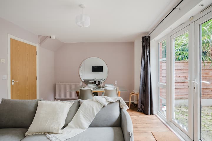 Amazing 4 Bed Home For Groups - Salford