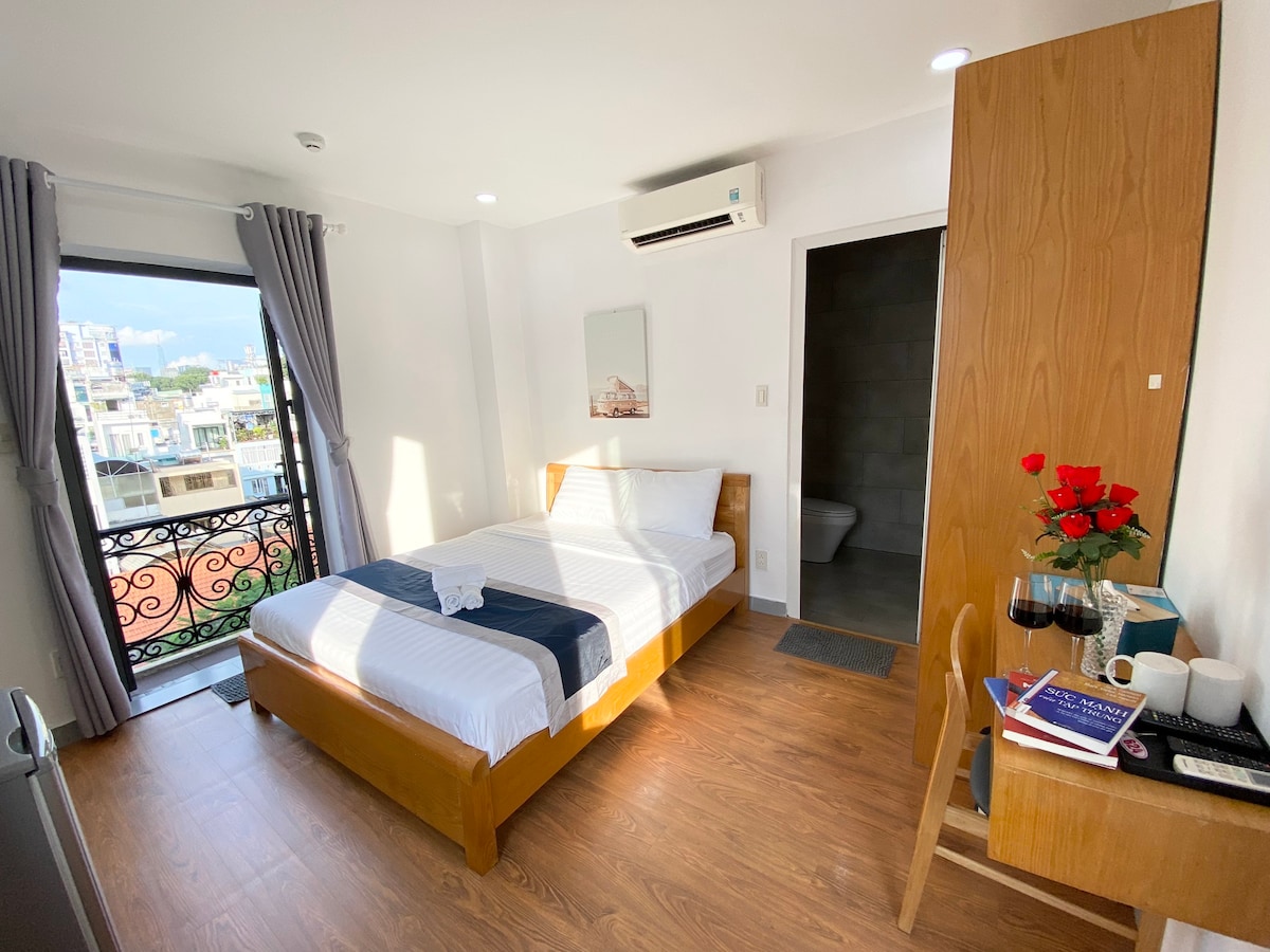 Modern 18m2 Room with Balcony & Window in center - Apartments for Rent ...