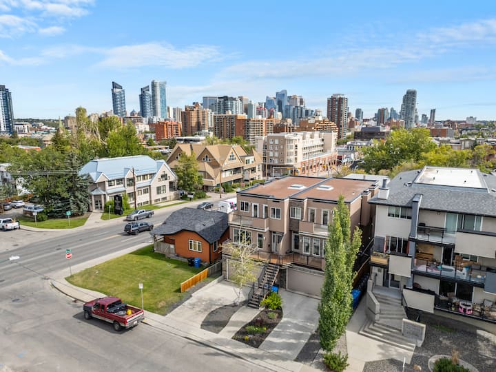 Steps Off Of 17th Ave! - Calgary