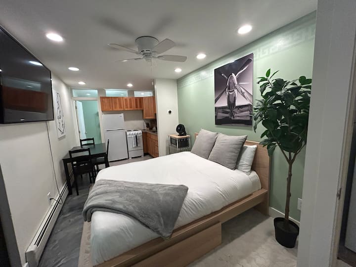 Private Studio With 3gig-speed Fiber Wi-fi - Salt Lake City, UT