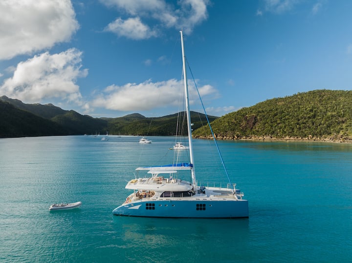 Sailing Catamaran Sunroof 70ft - Airlie Beach