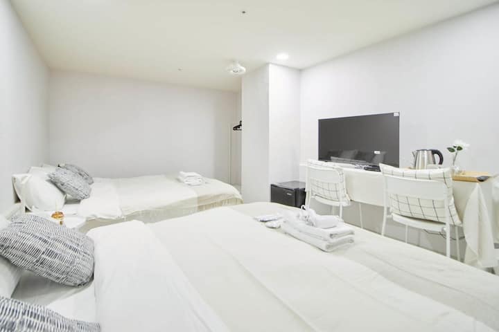 Ximending Quad Room No. 8866 - Taipeh