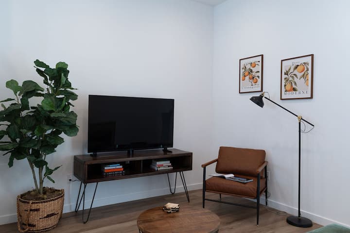 New 2br Family Home Nr Universal - San Fernando, CA