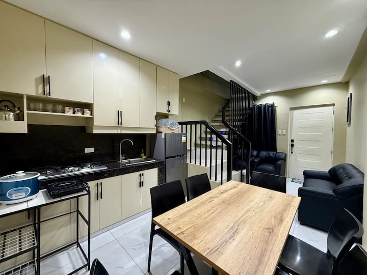 Naia 3br 3 Floors, Netflix Pool - 마닐라