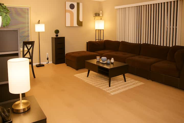 3 Bd/2 Ba Home With Ev Charger - Riverside, CA