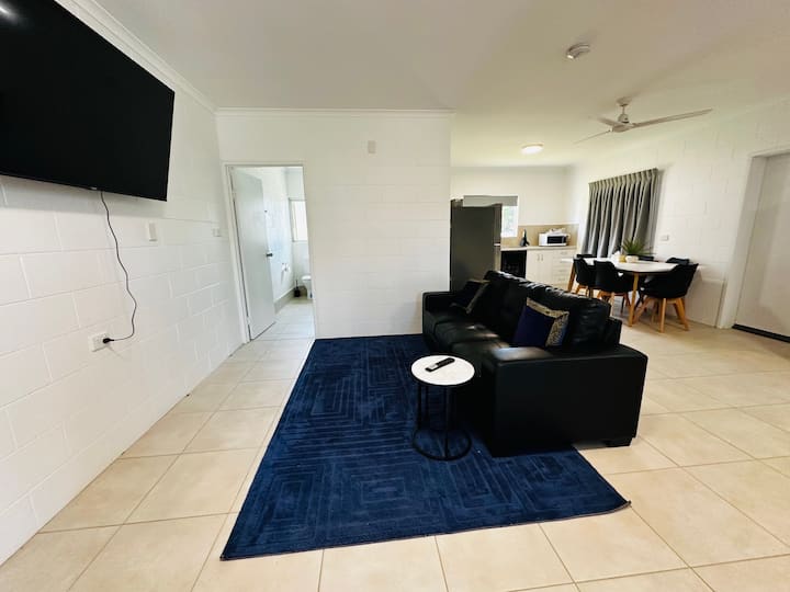 Self-contained Queen Studio Unit - Cooktown