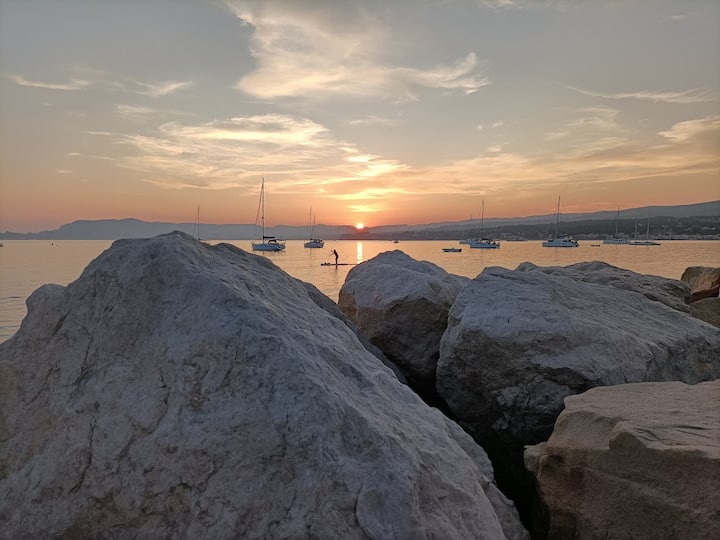 Location Studio 30m2, 4 Pers. - Plage de Saint-Cyr-sur-Mer (La Madrague)