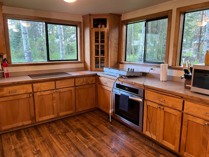 Cute Rustic Creek-front Cabin, 6 Mi To Almanor - Lake Almanor, CA