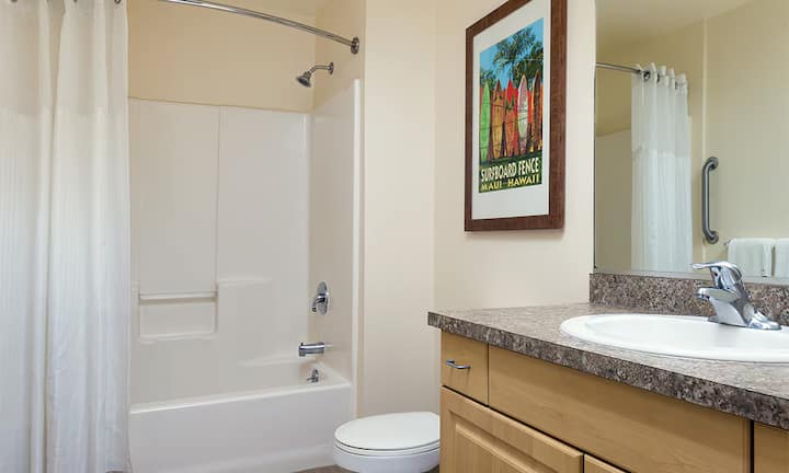 Spacious Kihei Sleeps 6 - Maui, HI