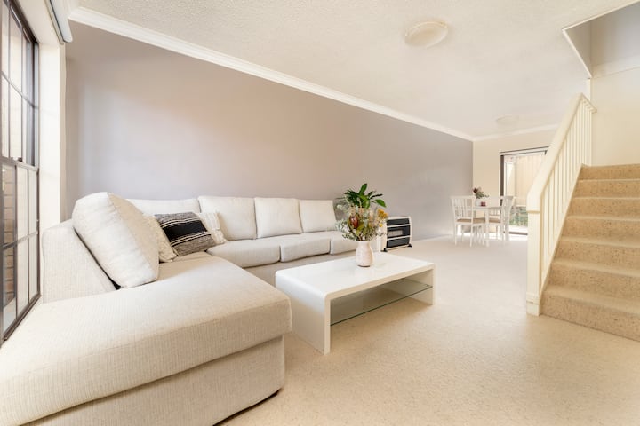 Central Location - Neat & Tidy - Bathurst