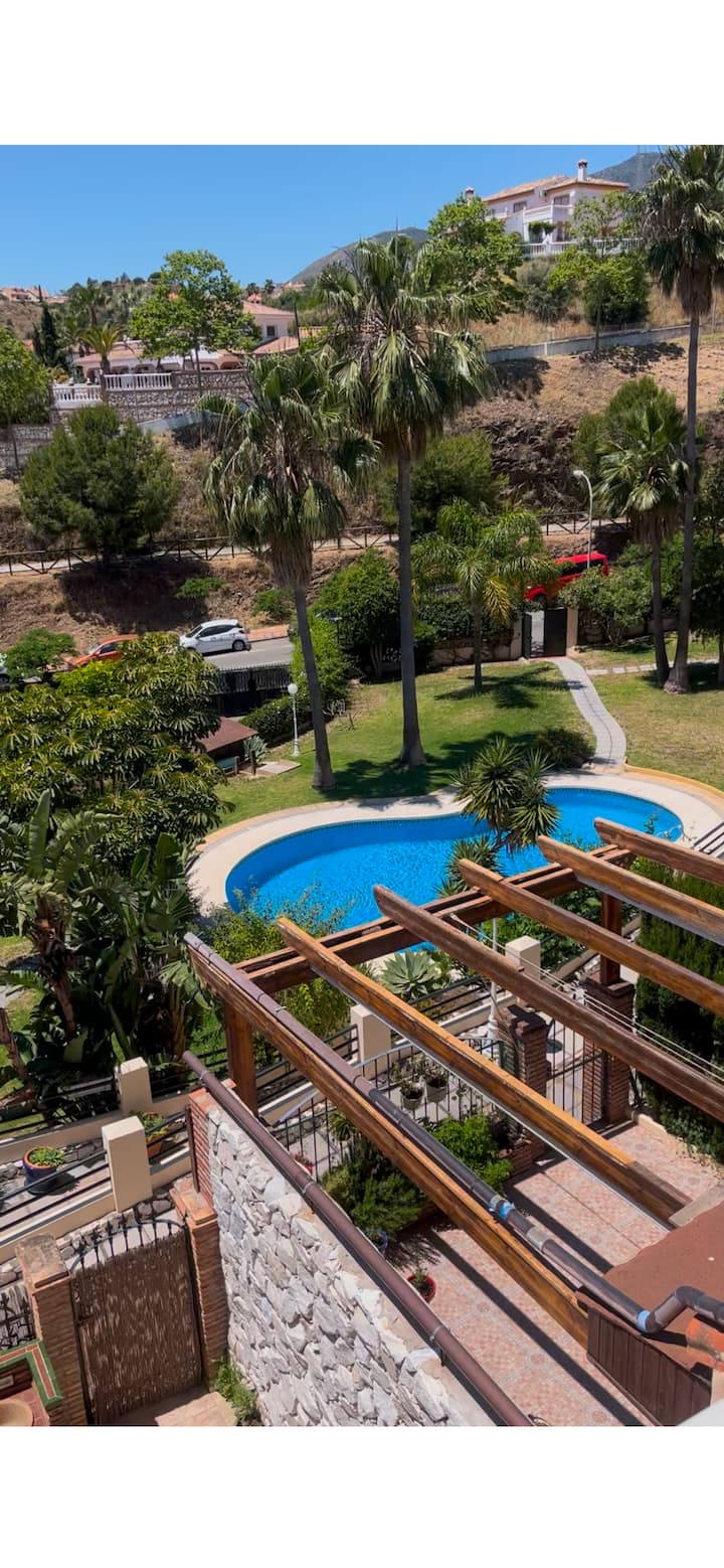 Palmeras House, Beach 10min Walk - Municipality of Torremolinos