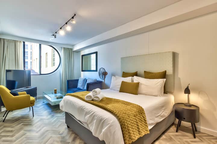 Tuynhuys Studio In Keerom Street - Cape Town