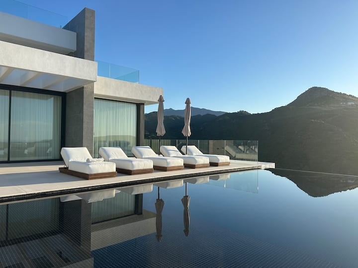 Villa Con Piscina Privada - Estepona