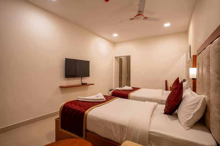 Hotel Bluemoon - Standard Twin - Tirunelveli