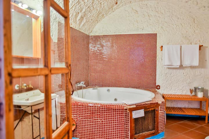 Cueva Superior Luna Con Jacuzzi - Guadix
