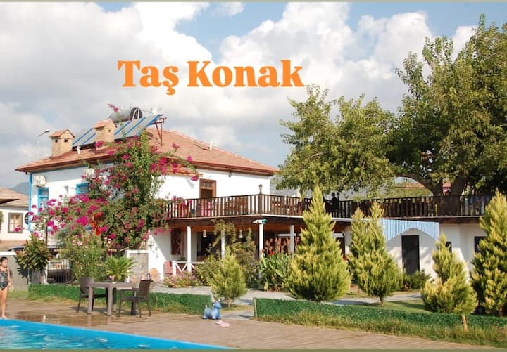Bungalov Ahşap Ev
Oda + Kahvaltı - Demre